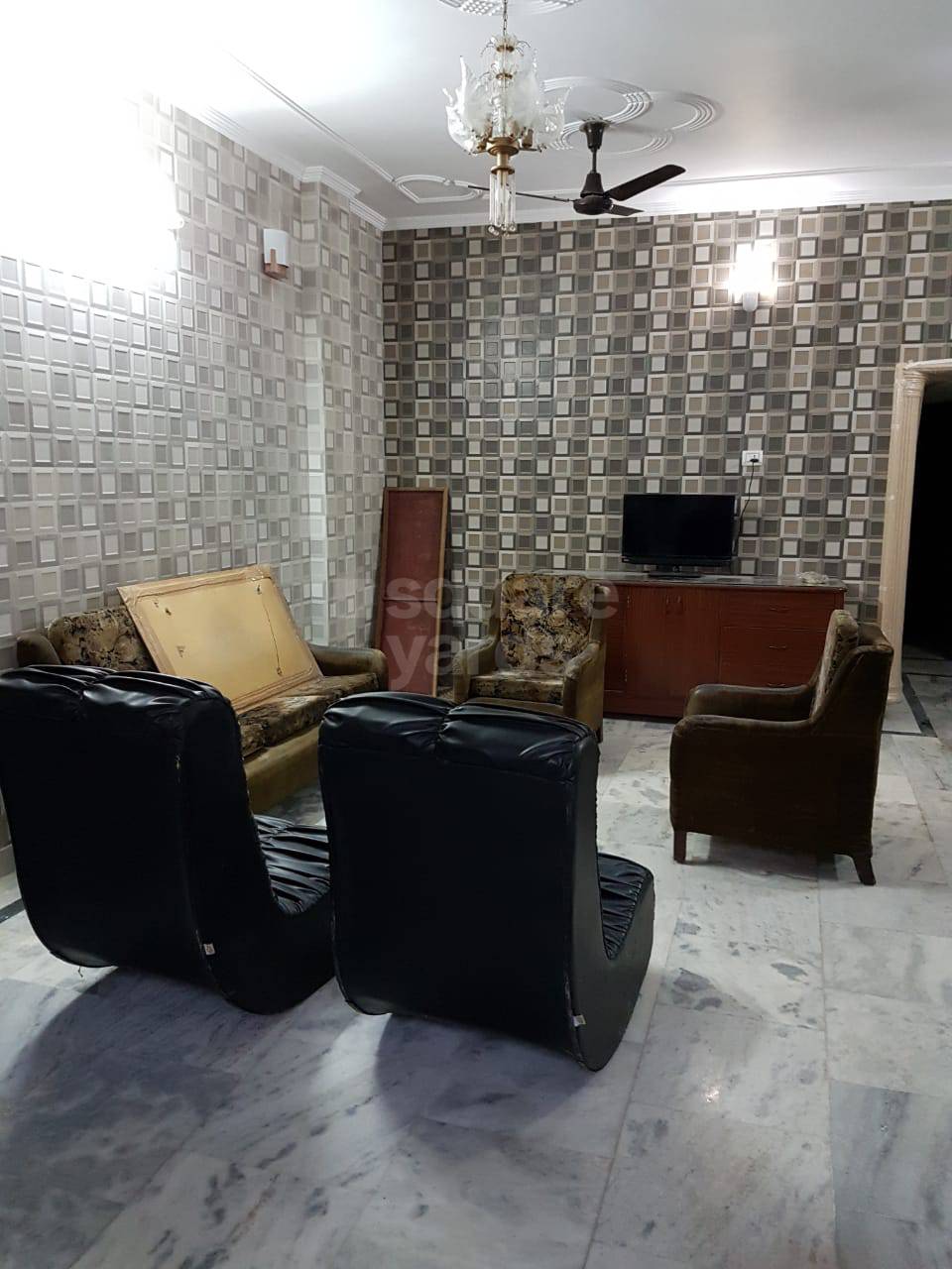 Resale 3 Bedroom 1655 Sq.Ft. Builder Floor in Defence Enclave Noida ...
