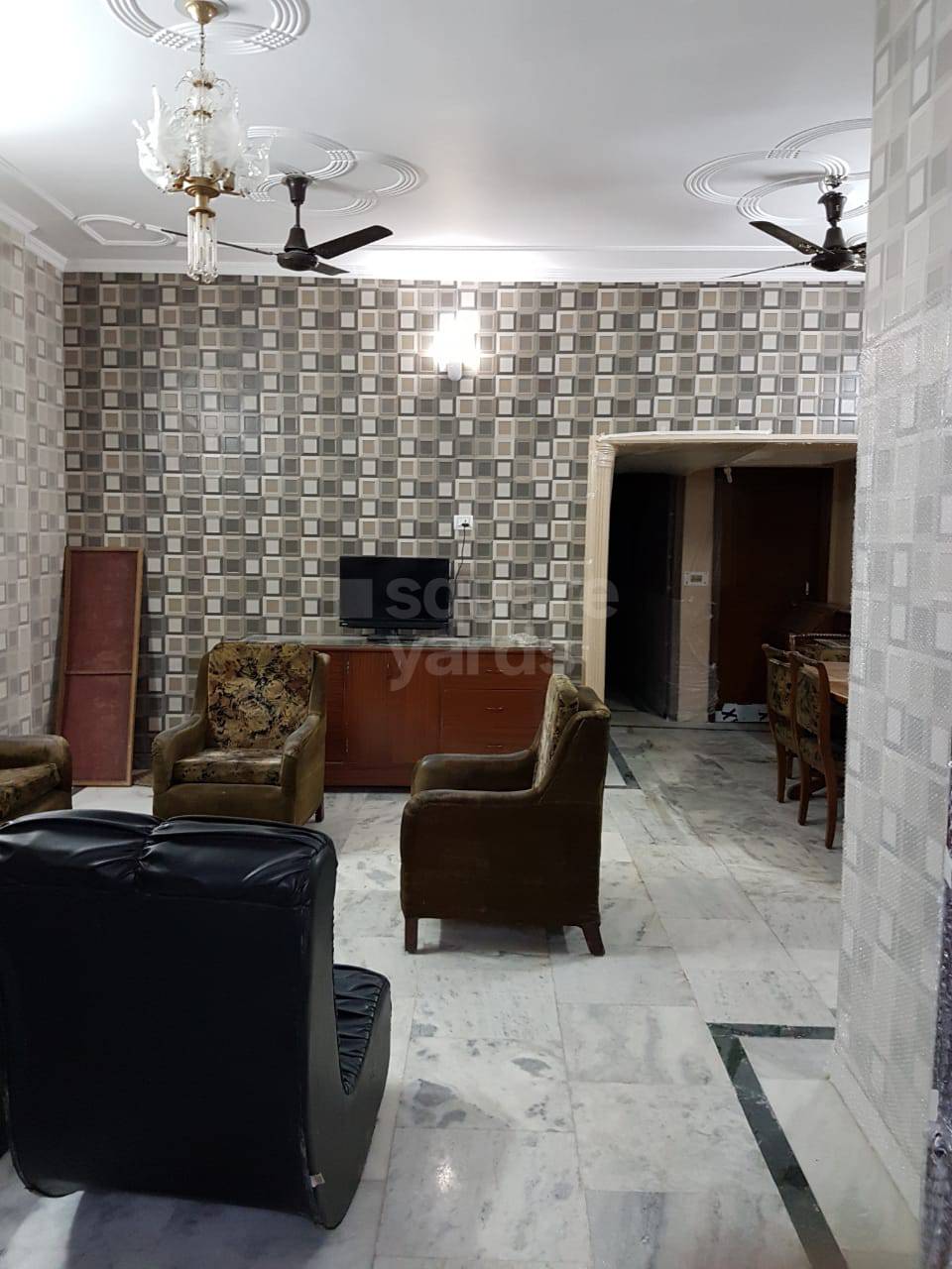 Resale 3 Bedroom 1655 Sq.Ft. Builder Floor in Defence Enclave Noida ...