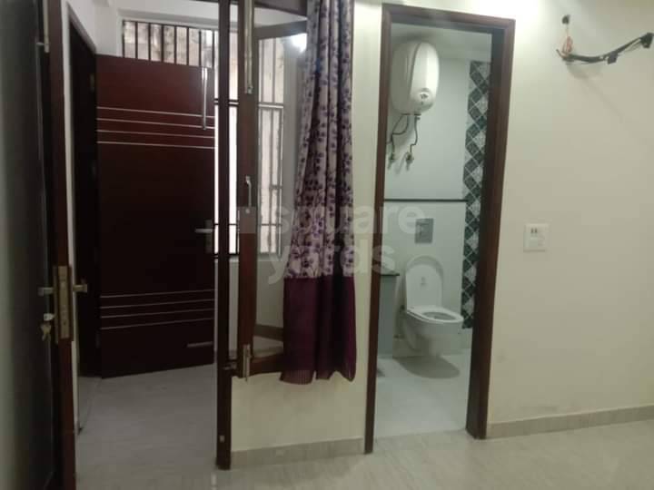 Resale 3 Bedroom 1588 Sq.Ft. Builder Floor in Defence Enclave Noida ...