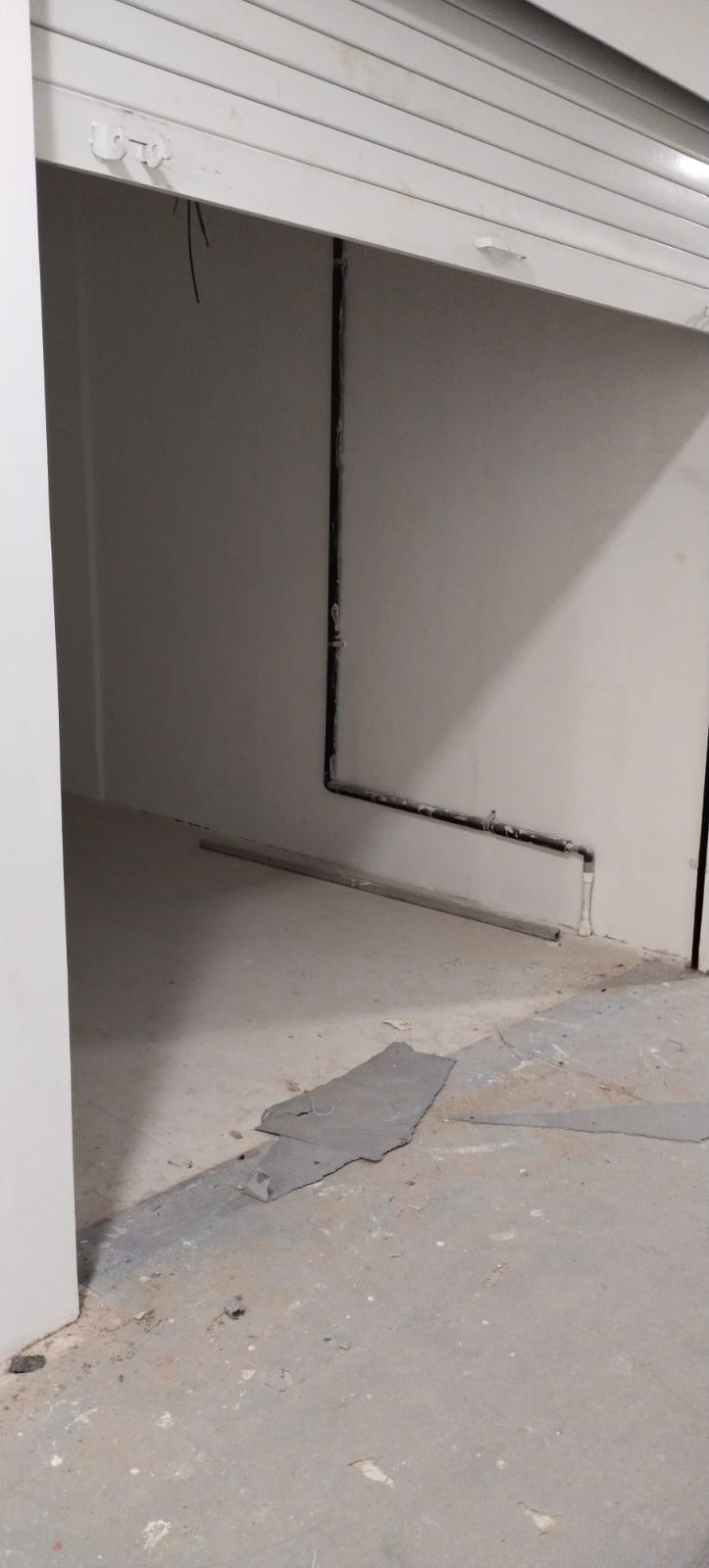 Resale Commercial Office Space 106 Sq.Ft. in Express Zone, Malad East ...