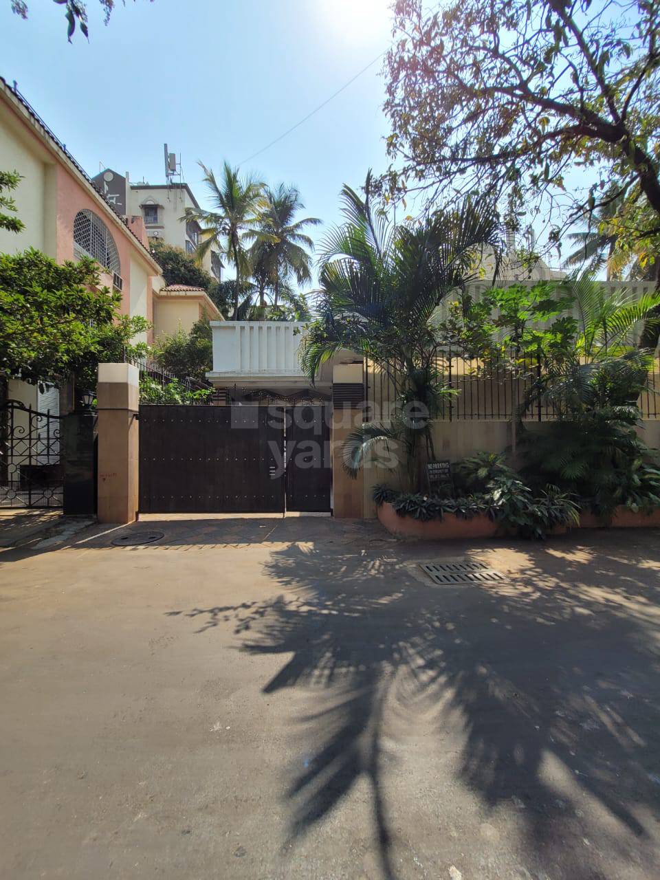 Resale 5 Bedroom 6000 Sq.Ft. Villa in Yari Road Mumbai - 4573834