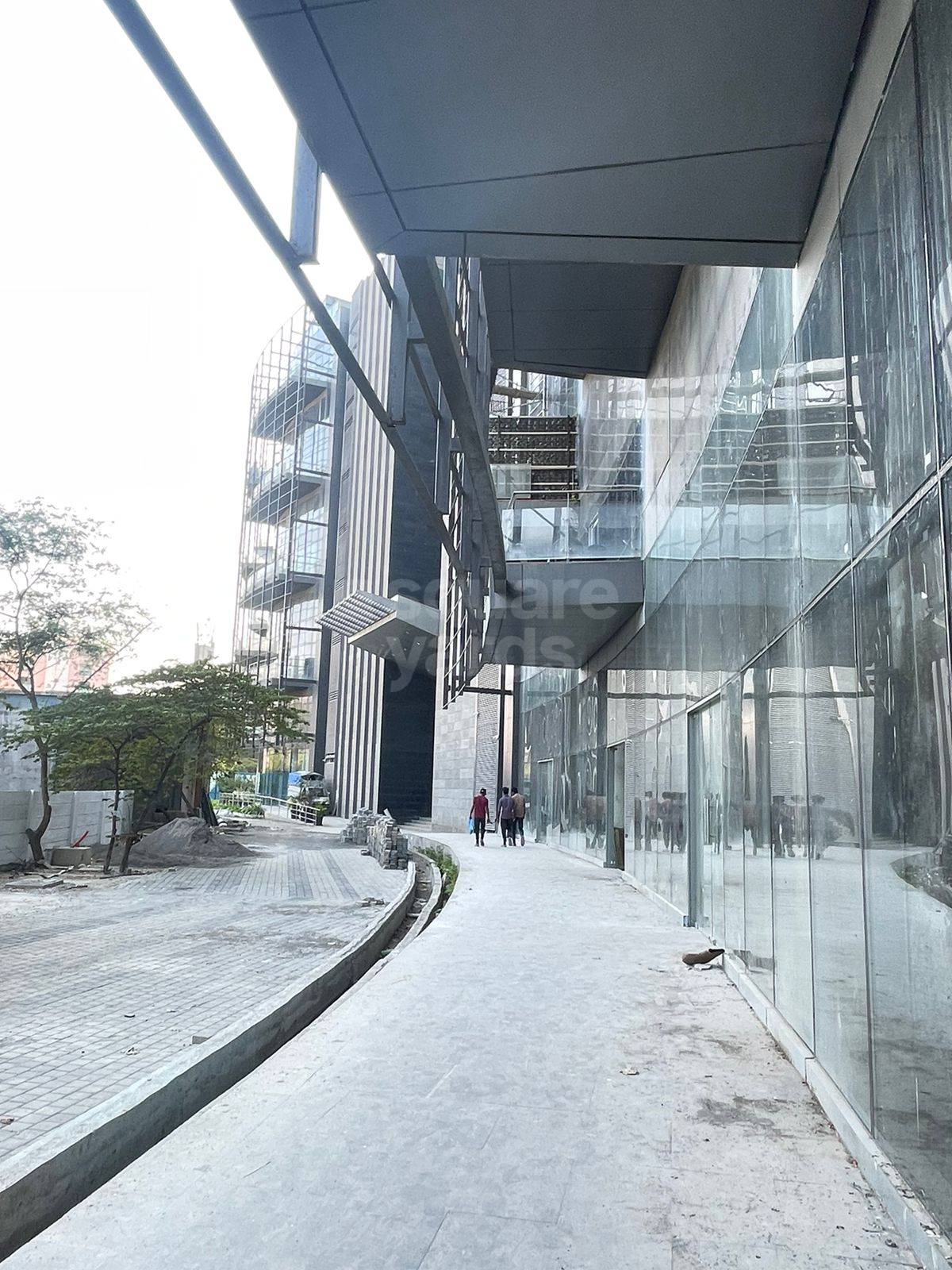 Resale Commercial Showroom 14255 Sq.Ft. in Solitaire Business Hub Viman ...