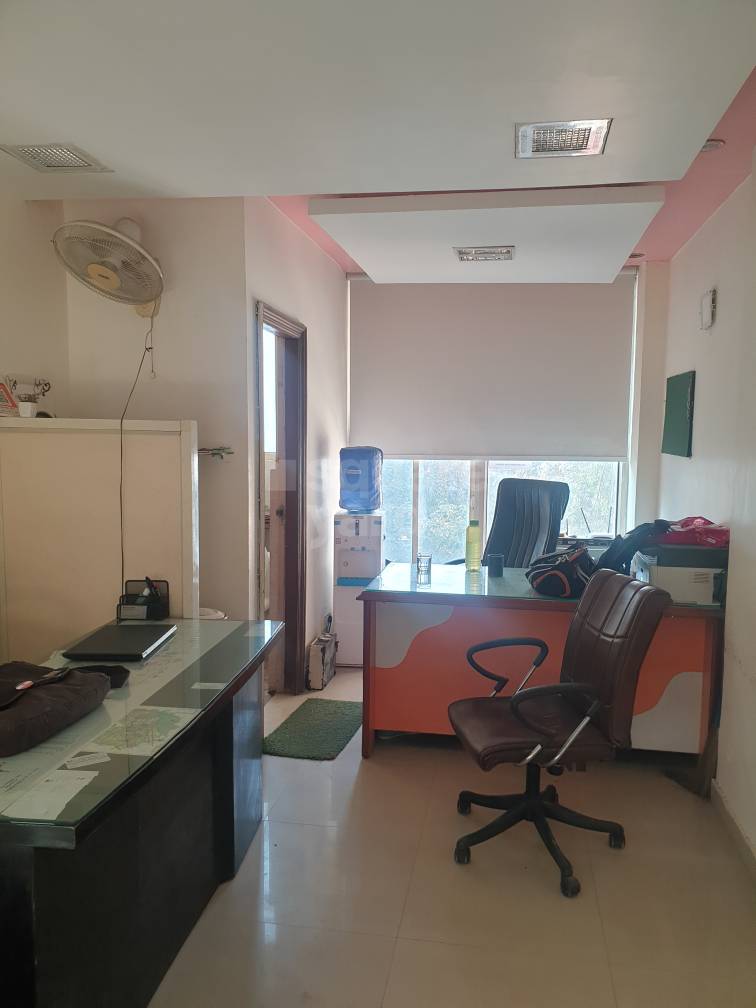 Resale 4 Bedroom 4680 Sq.Ft. Builder Floor in Palam Vyapar Kendra ...