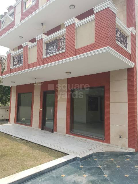 Resale 6 Bedroom 4842 Sq.Ft. Independent House in Sector 30 Noida - 4813690