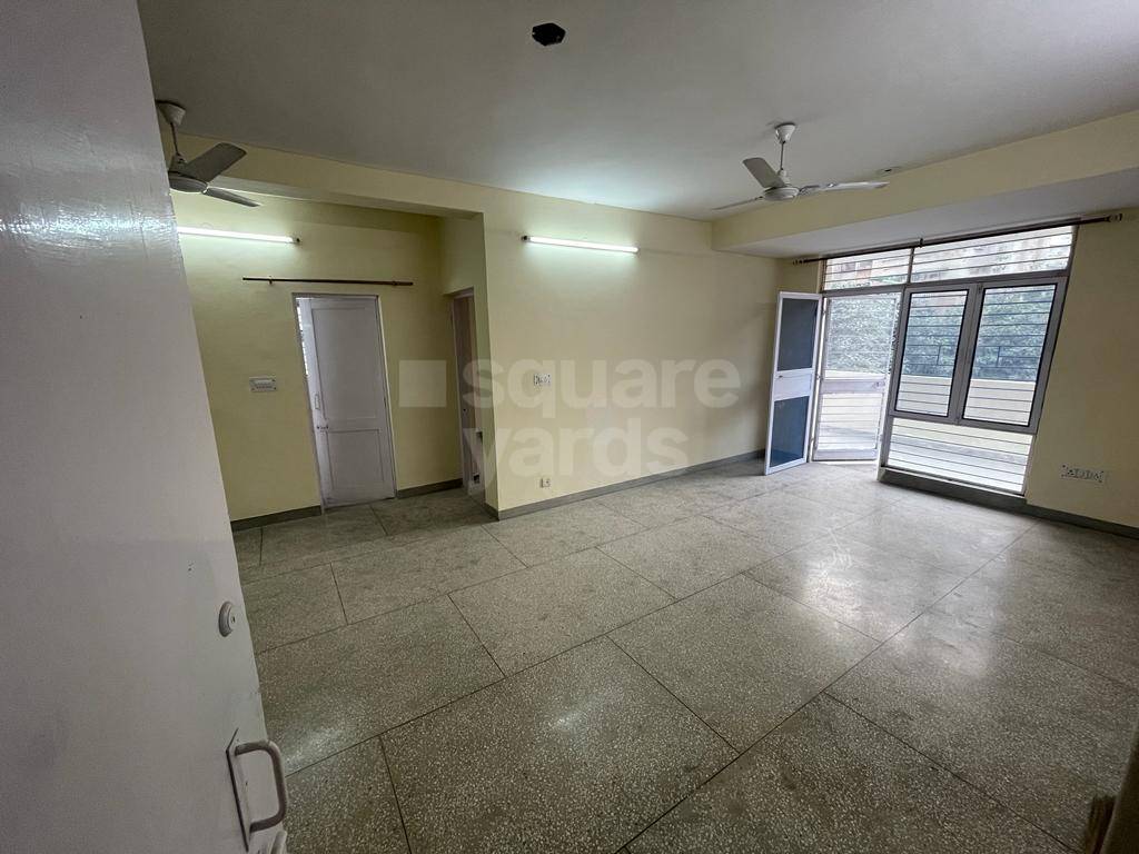 Rental 3 Bedroom 1600 Sq.Ft. Apartment in DDA SFS Flats, Sector 22 ...