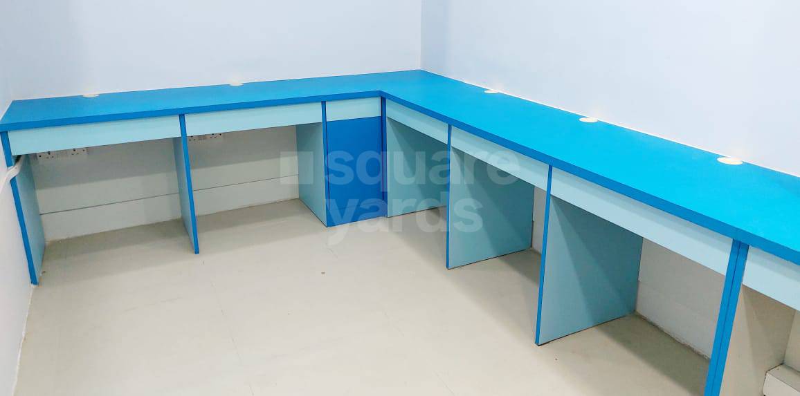 Rental Commercial Office Space 100 Sq.Ft. in Express Zone, Malad East ...