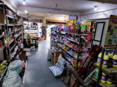 Rental Commercial Shop 850 Sq.Ft. in Juhu Road Mumbai - 5135195