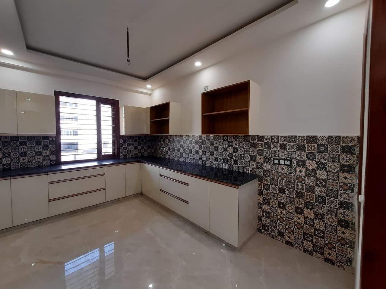 Resale 3 Bedroom 2250 Sq.Ft. Builder Floor in Bptp Park 81, Sector 81 ...
