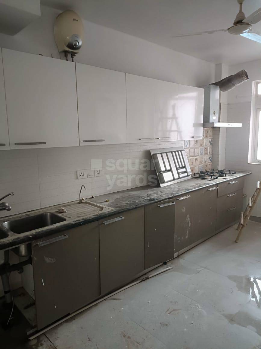 Resale 4 Bedroom 2343 Sq.Ft. Apartment in DLF Trinity Towers, Dlf Phase ...
