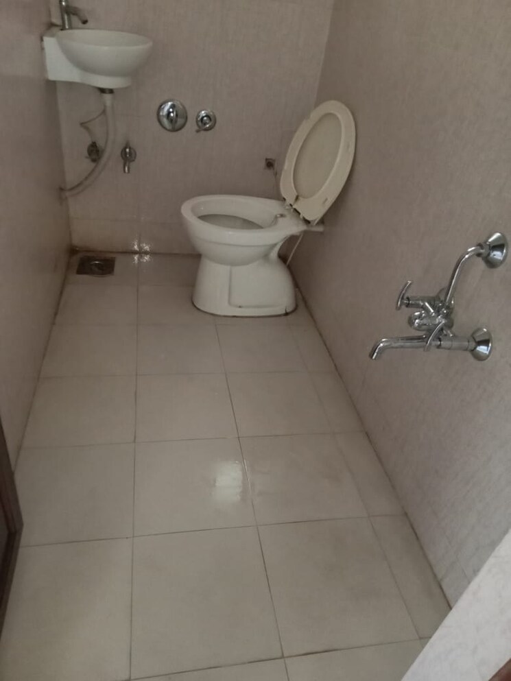 Resale 3 Bedroom 1650 Sq.Ft. Penthouse in New Sama Vadodara - 5484524