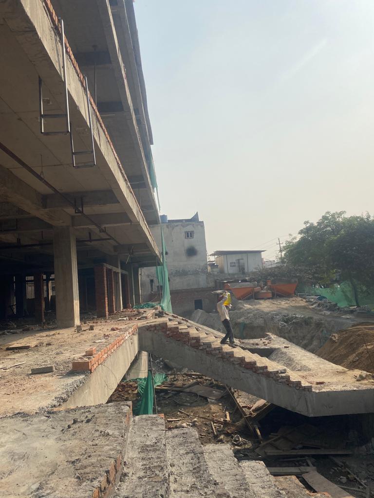 Resale Commercial Shop 300 Sq.Ft. in Vidhi Royal Walkway, Gn Sector ...