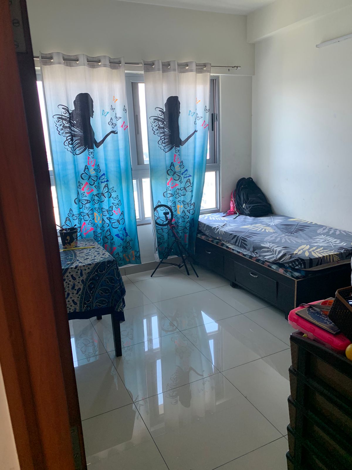 Rental 3 Bedroom 1450 Sq.Ft. Apartment in Amanora Neo Towers, Hadapsar ...
