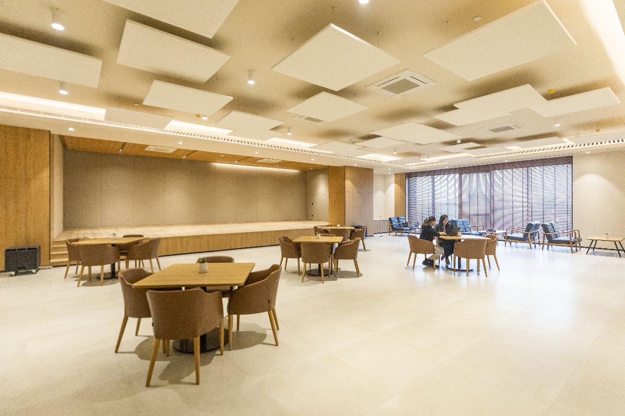 Rental Commercial Office Space 7000 Sq.Ft. in Max Towers, Sector 16 ...