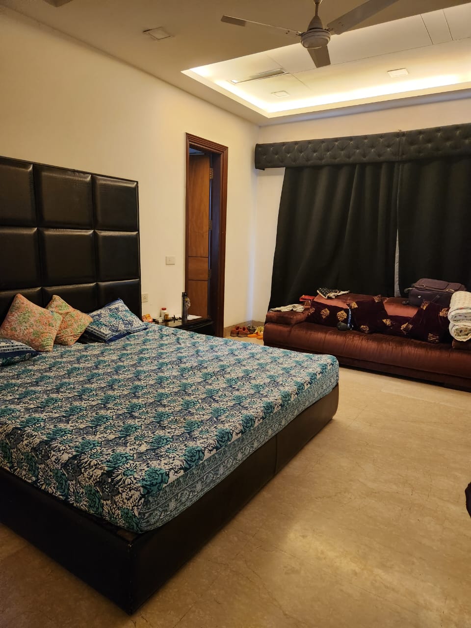 Resale 4 Bedroom 8000 Sq.Ft. Villa in Sainik Farm Delhi - 5719759