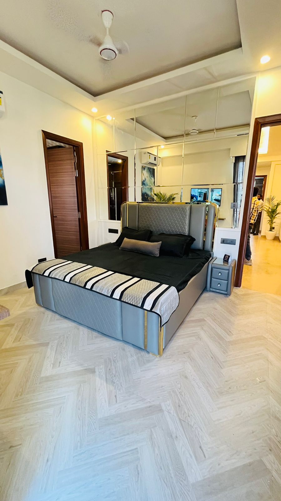 Resale 3 Bedroom 180 Sq.Yd. Builder Floor in Anant Raj The Estate ...