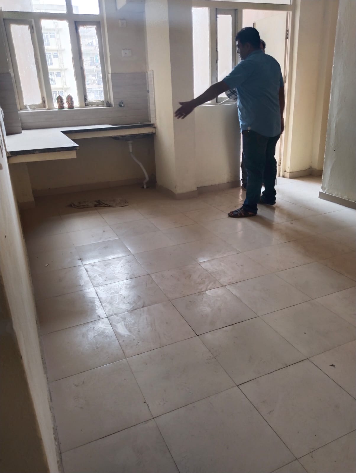 Resale 3 Bedroom 672 Sq.Ft. Apartment in Auric City Homes, Sector 82 ...