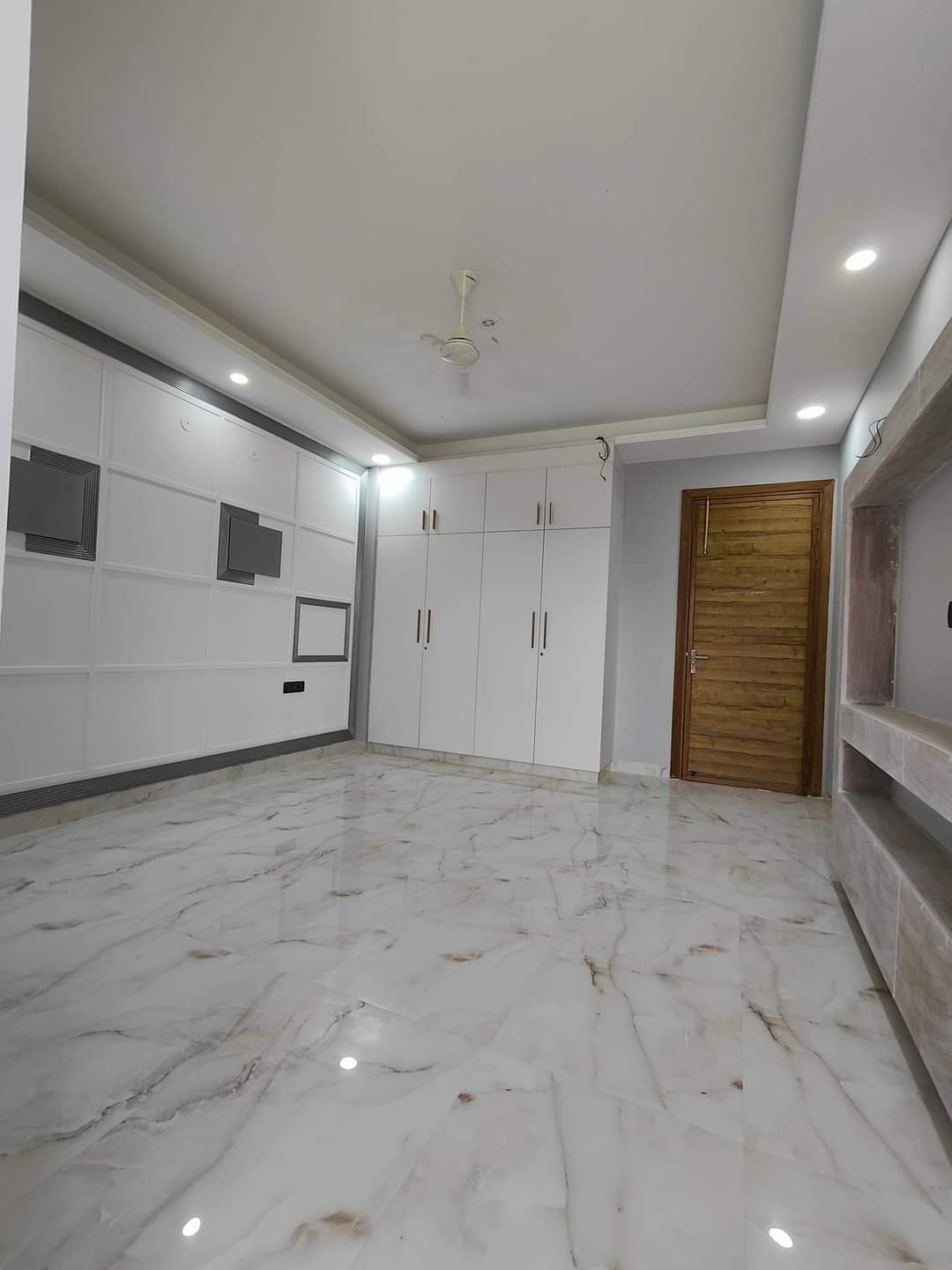 Resale 3 Bedroom 212 Sq.Yd. Builder Floor in Anant Raj The Estate ...