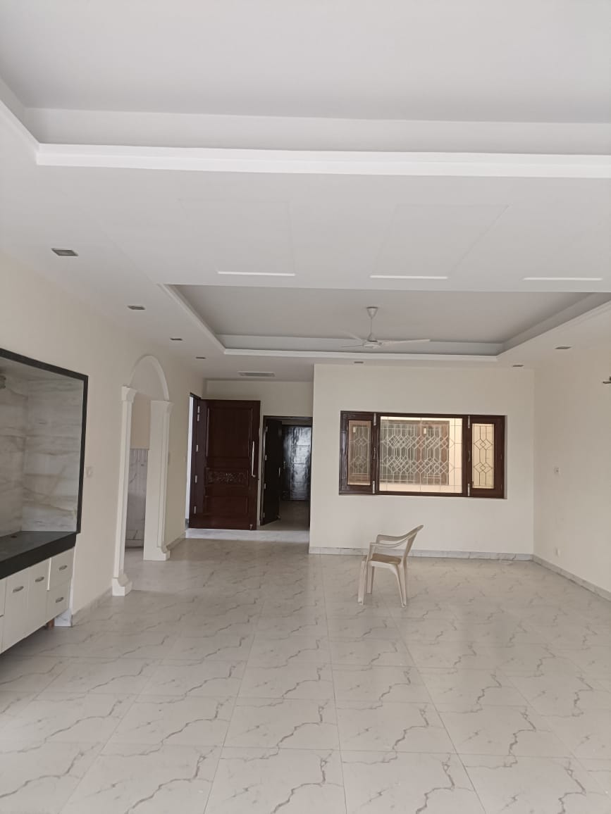 Rental 3 Bedroom 375 Sq.Mt. Villa in Sector 56 Noida - 5900792