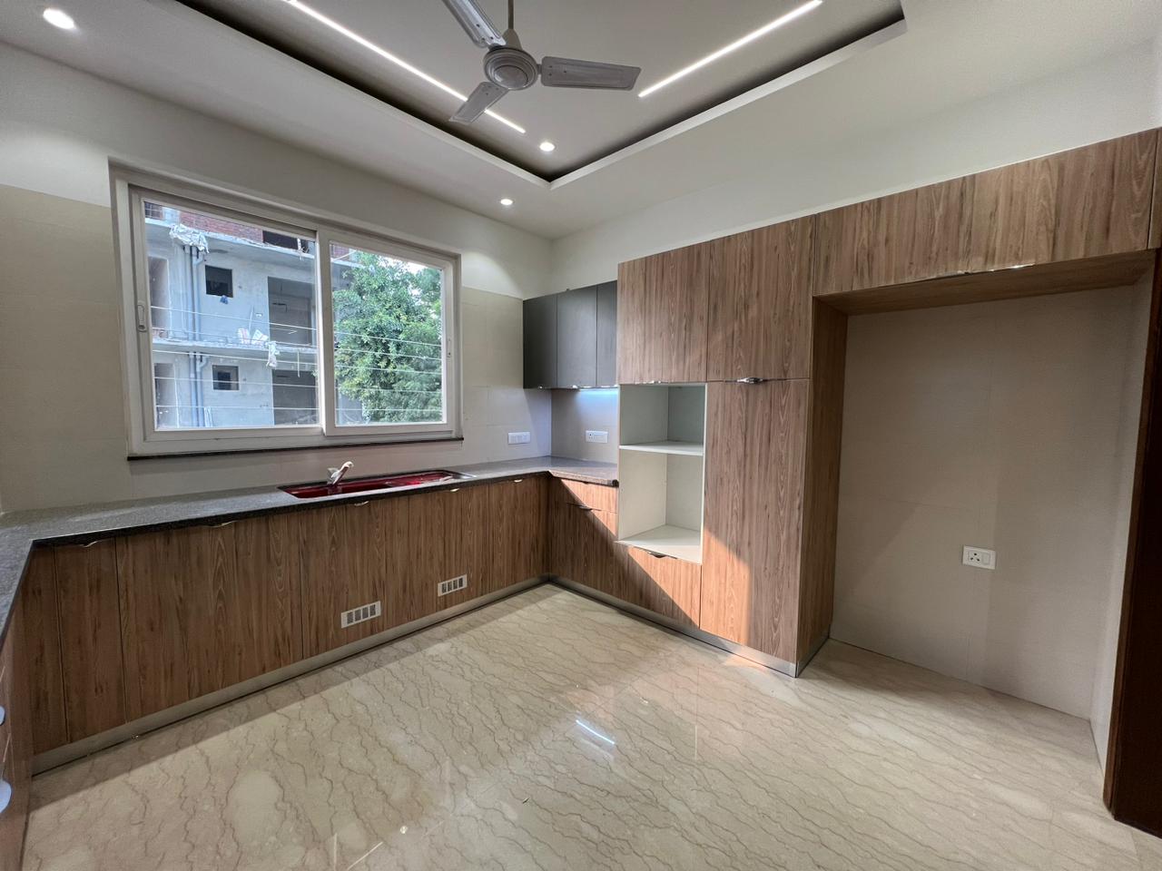 Rental Commercial Shop 260 Sq.Ft. in Elan Town Centre, Sector 67 ...