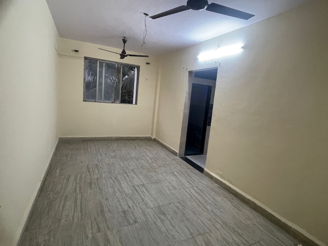 Resale 1 Bedroom 525 Sq.Ft. Apartment in Dahisar East Mumbai - 6165263