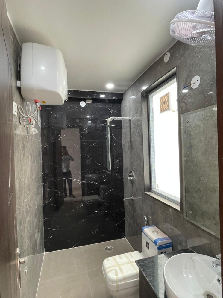 Rental 4 Bedroom 2343 Sq.Ft. Apartment in DLF Trinity Towers, Dlf Phase ...