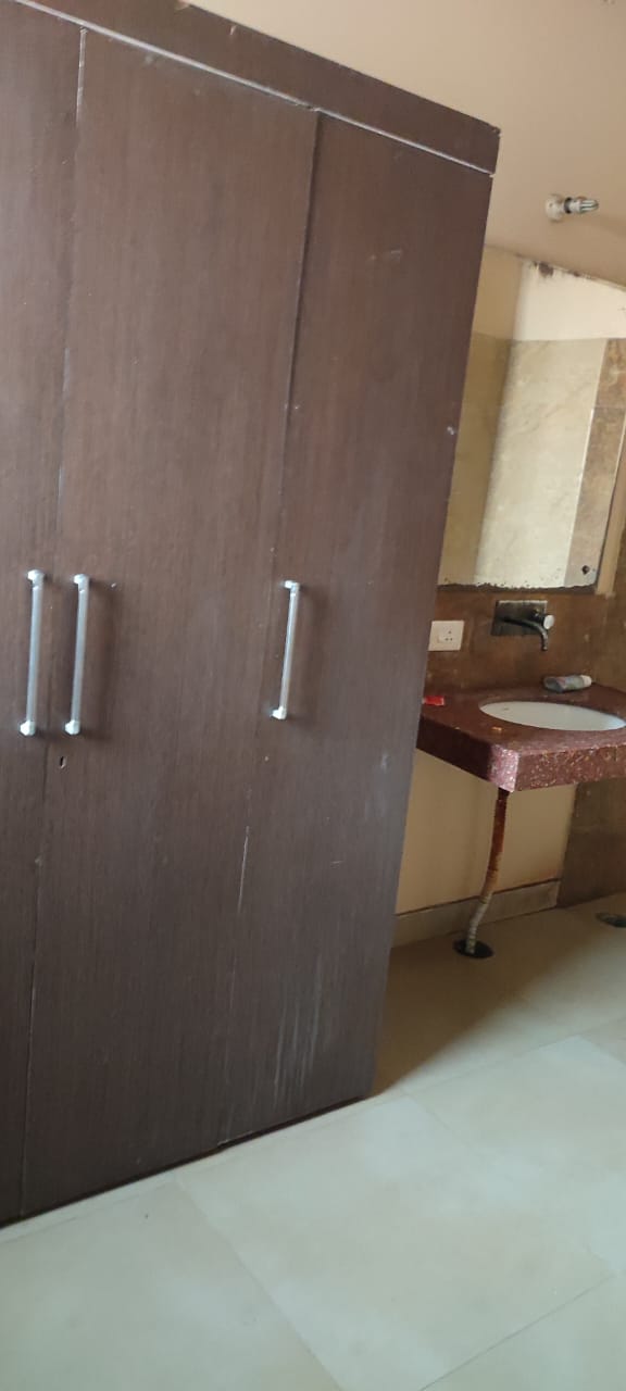 Rental 3 Bedroom 1850 Sq.Ft. Independent House in Sector 48 Noida - 6172793