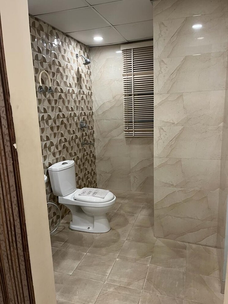 Resale 5 Bedroom 7855 Sq.Ft. Villa in Rise Resort Residences, Noida Ext ...