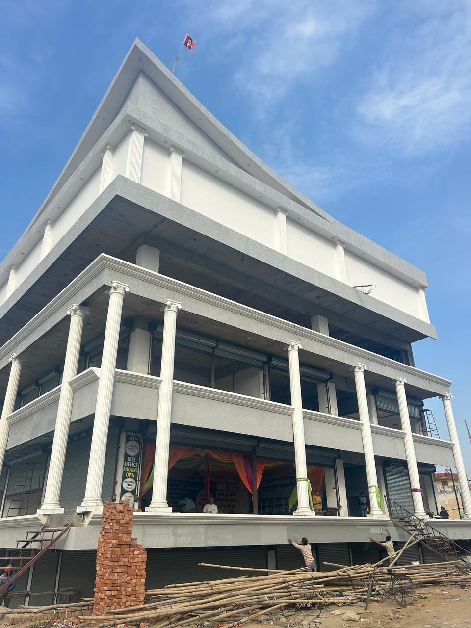 Resale Commercial Shop 100 Sq.Ft. in Modipuram Meerut - 6469875