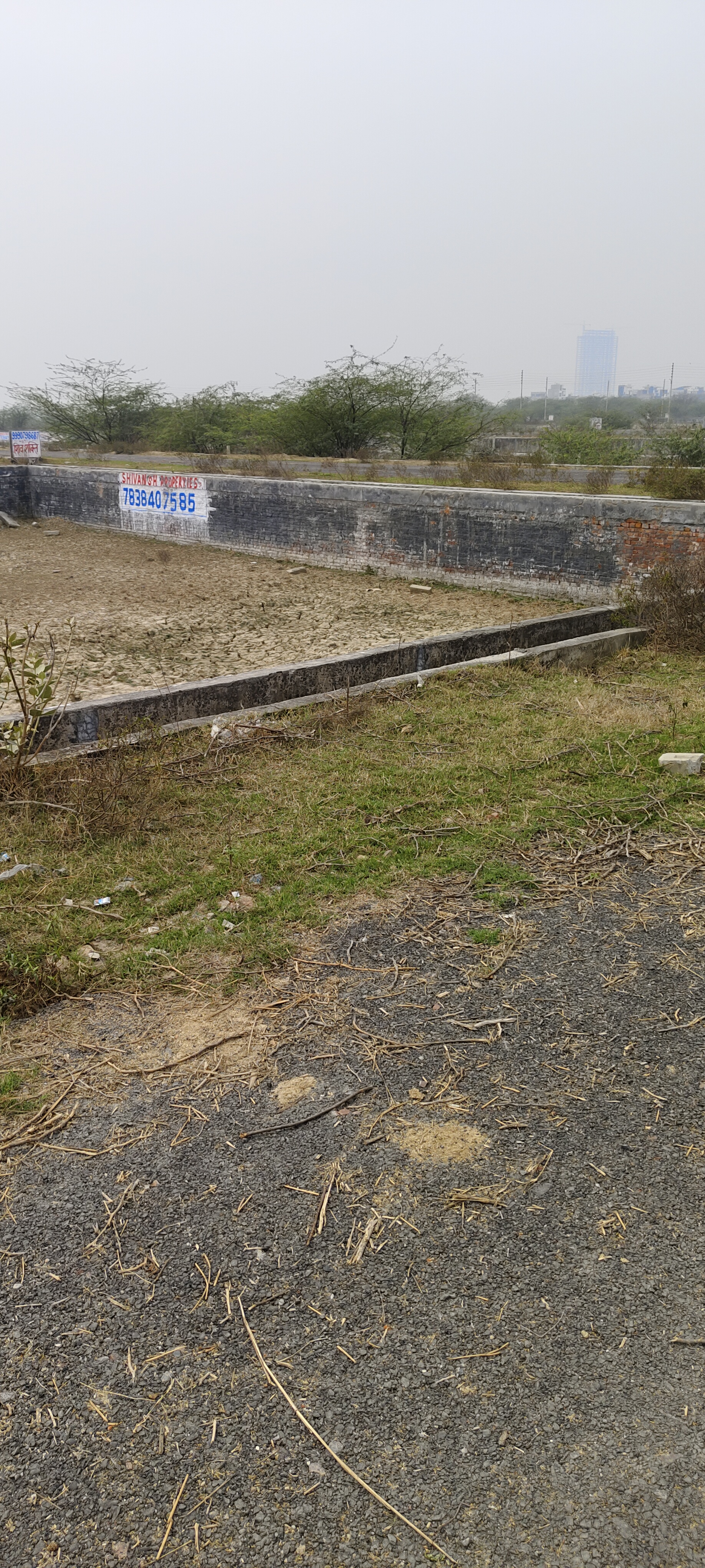 Resale 225 Sq.Mt. Plot in Embassy Oxygen, Sector 144 Noida - 6496419