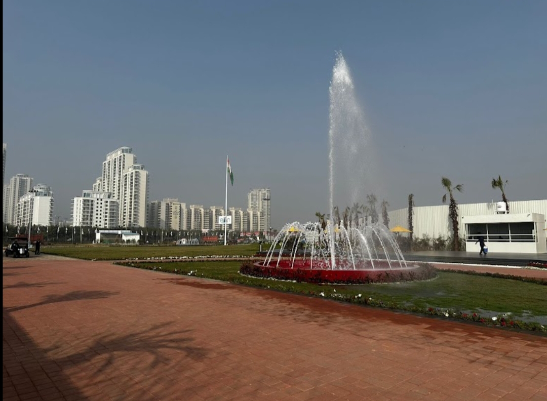 Resale Commercial Shop 500 Sq.Ft. in Sector 82 Gurgaon - 6538252