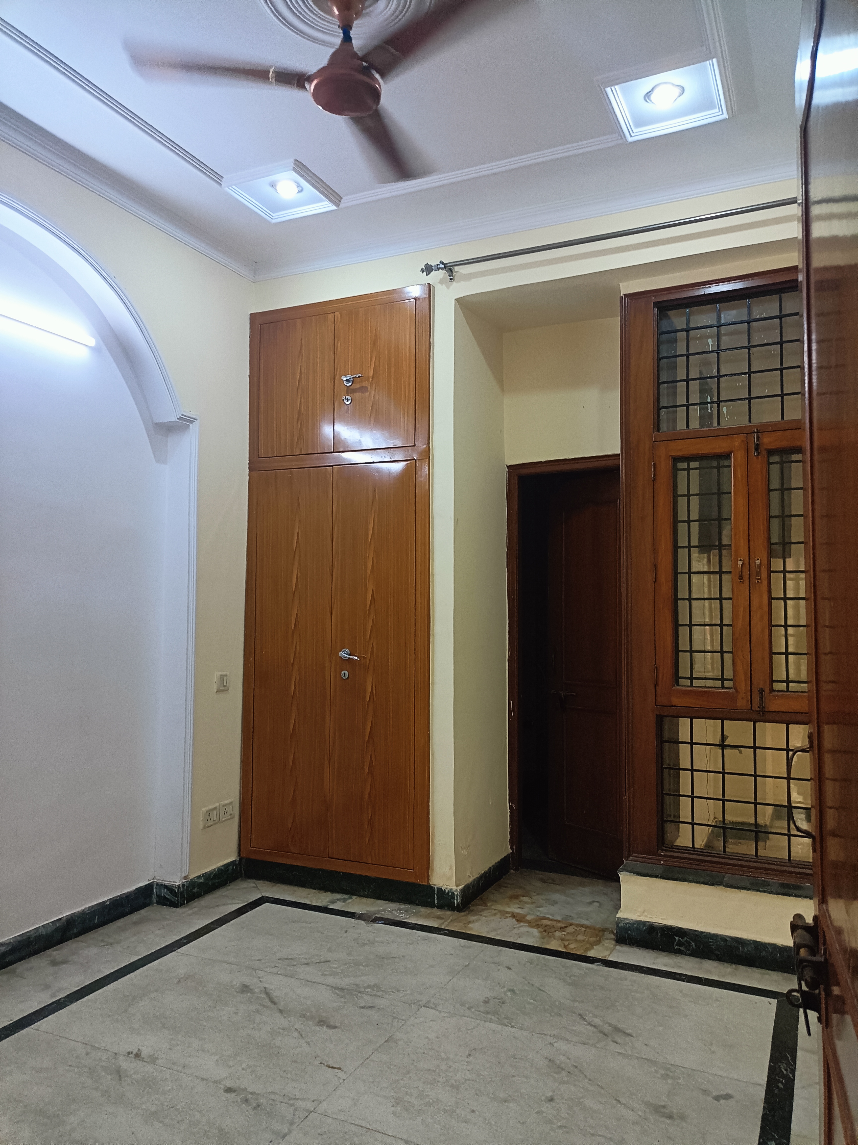 Resale 6 Bedroom 202 Sq.Mt. Villa in Sector 40 Noida - 6552626