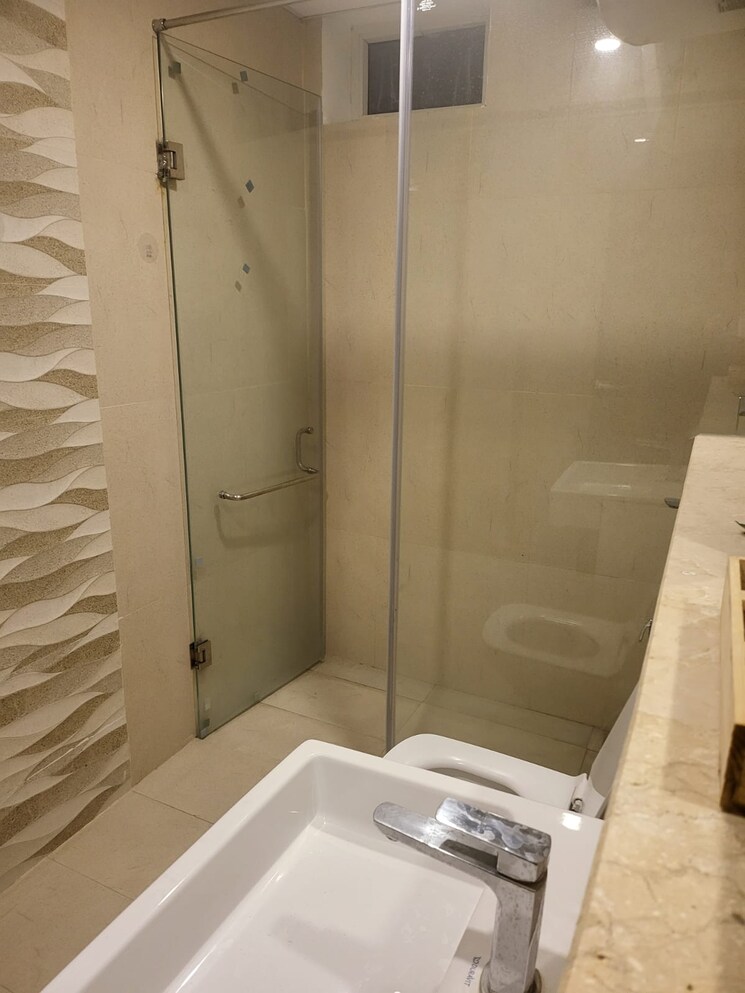 Rental 3 Bedroom 2105 Sq.Ft. Apartment in Supertech Supernova Astralis ...