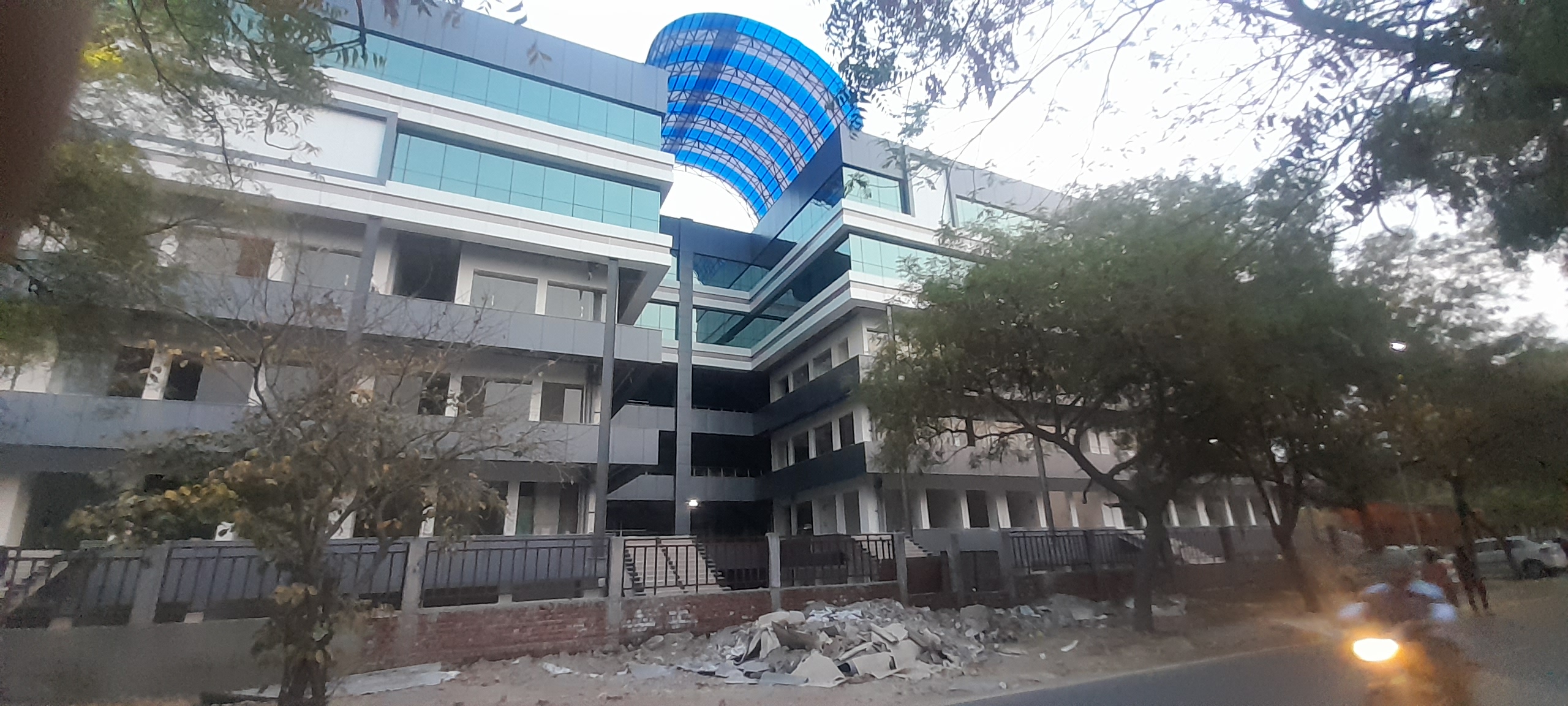 Resale Commercial Shop 300 Sq.Ft. in Vidhi Royal Walkway, Gn Sector ...