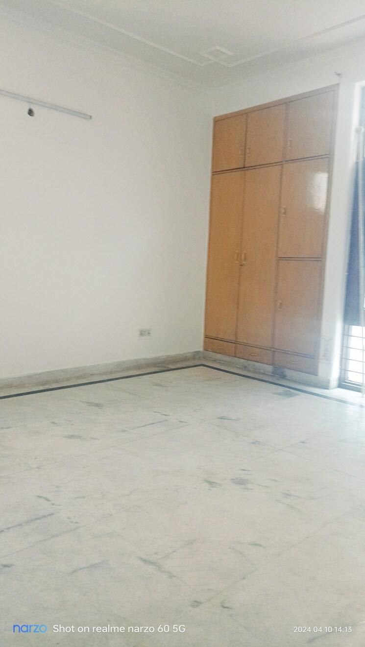 Resale 6+ Bedroom 200 Sq.Mt. Villa in Sector 46 Noida - 6766250