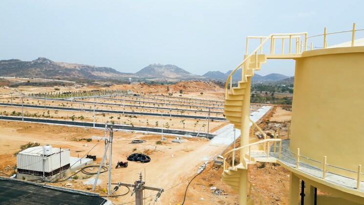 Resale 200 Sq.Yd. Plot in Pedda Amberpet Hyderabad - 6774127