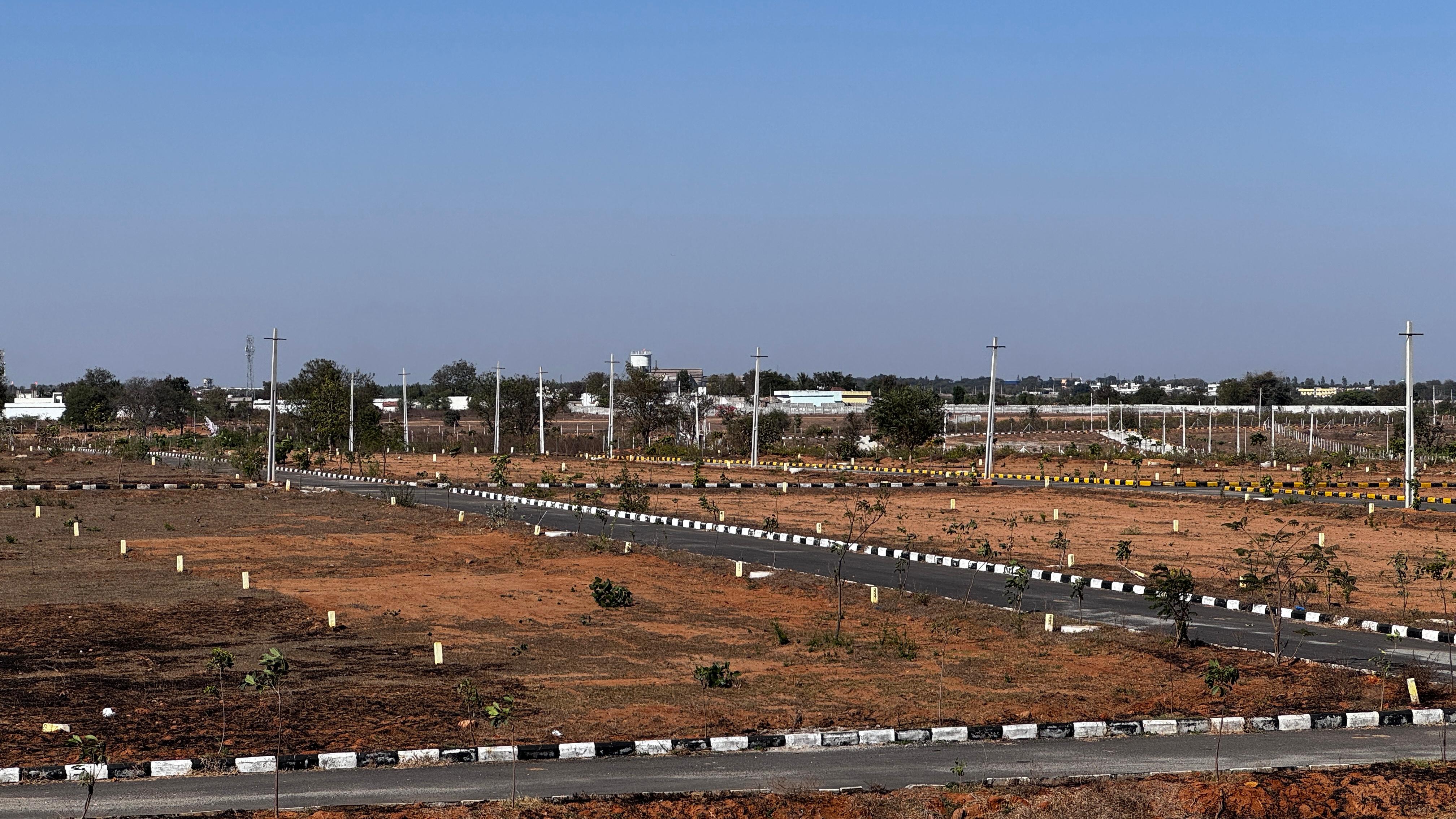 Resale 170 Sq.Yd. Plot in Dwarka Mor Delhi - 6965783