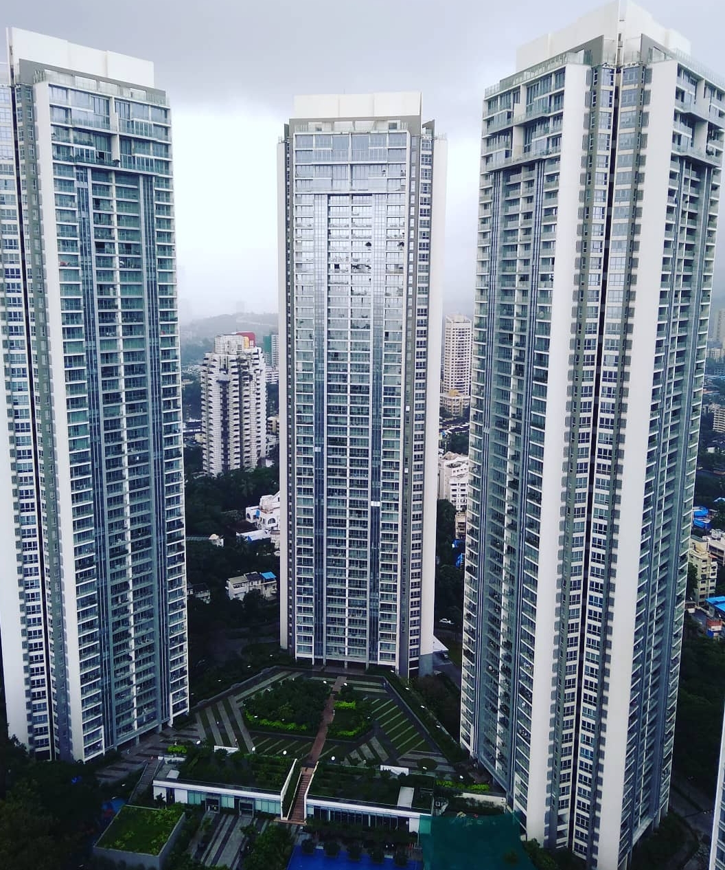 Resale 3 Bedroom 1300 Sq.Ft. Apartment in Oberoi Exquisite Goregaon ...