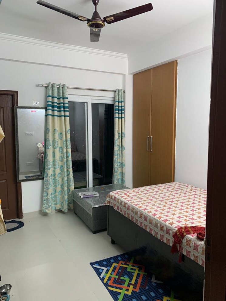 Resale 6+ Bedroom 200 Sq.Mt. Independent House in Sector 48 Noida - 7034138