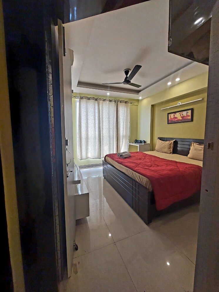 Rental 2 Bedroom 1234 Sq.Ft. Apartment in Logix Blossom Greens, Sector ...
