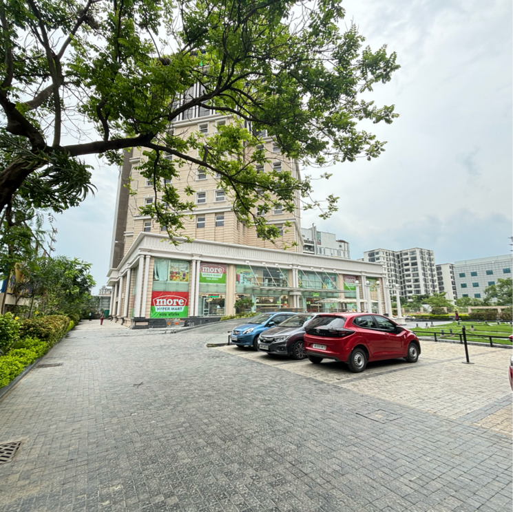 Rental Commercial Showroom 13000 Sq.Ft. in Chinar Park Kolkata - 7244557