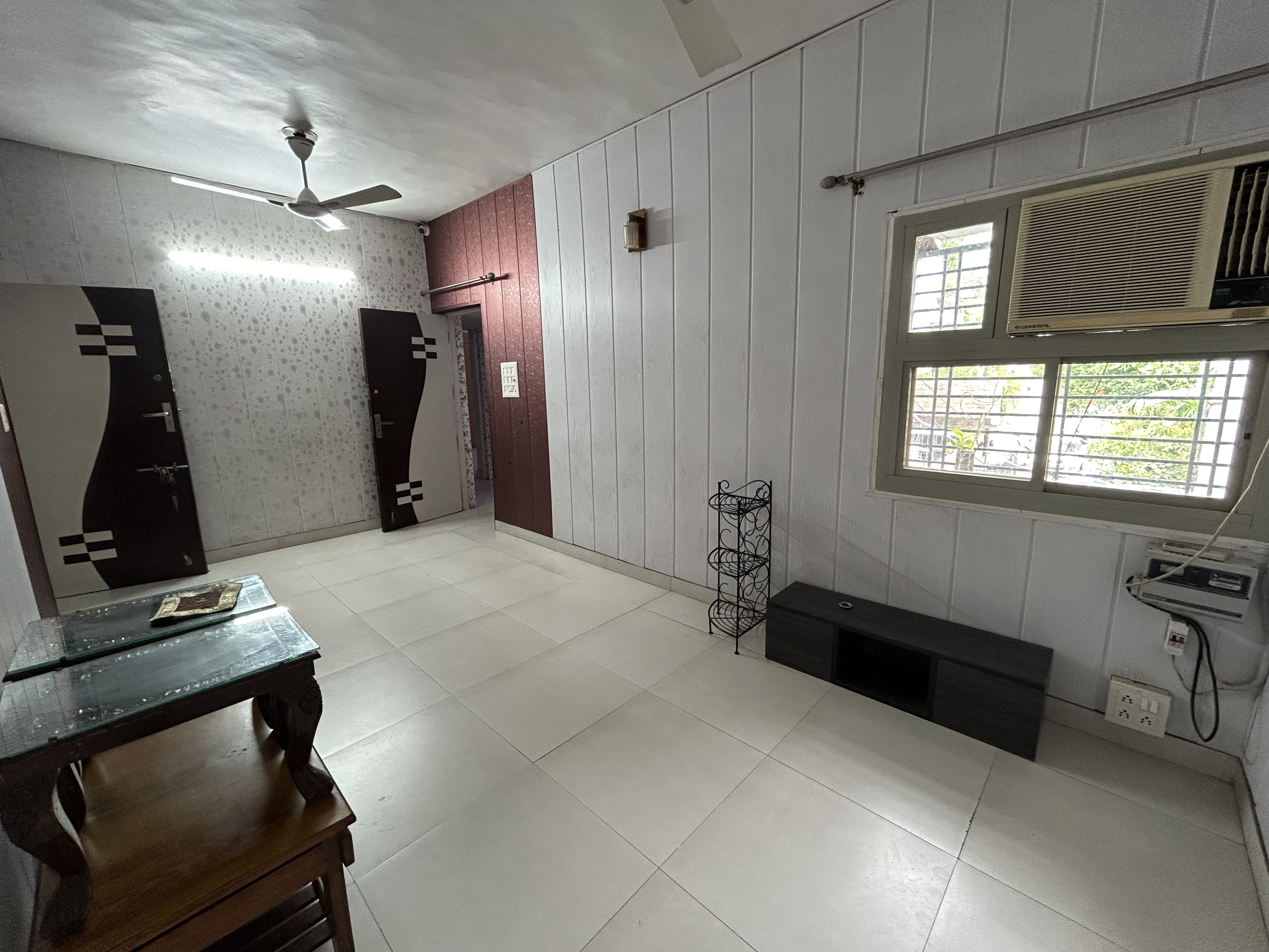 Rental 3 Bedroom 1000 Sq.Ft. Apartment in RWA DG-II MIG Vikas Puri, Vikas Puri Delhi - 7382218