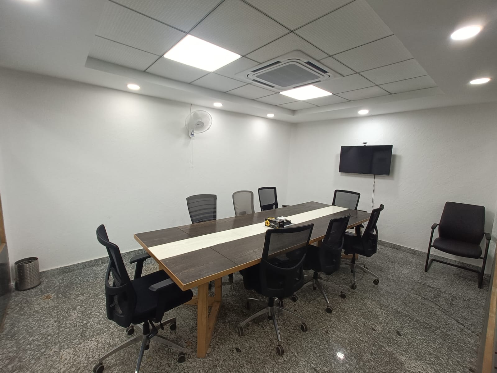 Rental Commercial Office Space 2000 Sq.Ft. in RWA Greater Kailash 2 ...
