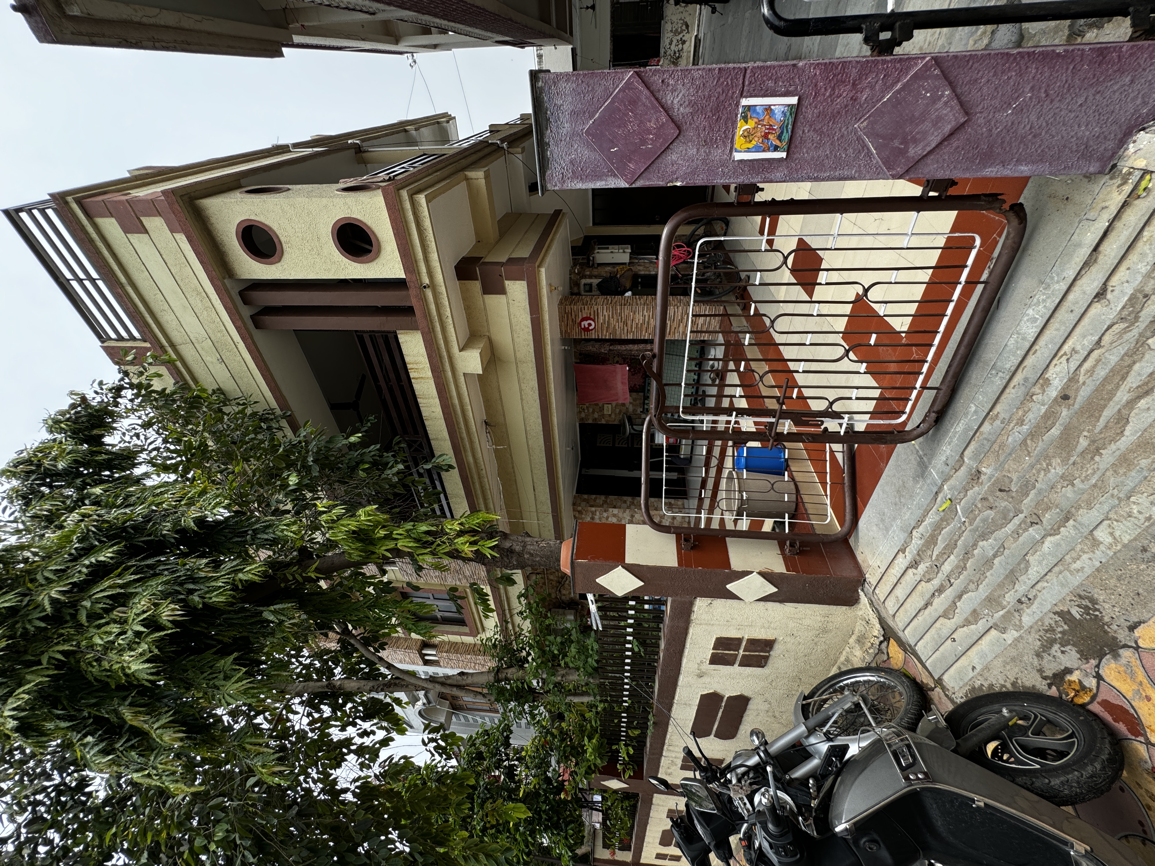 Resale 6+ Bedroom 1330 Sq.Ft. Independent House in Meghani Nagar ...