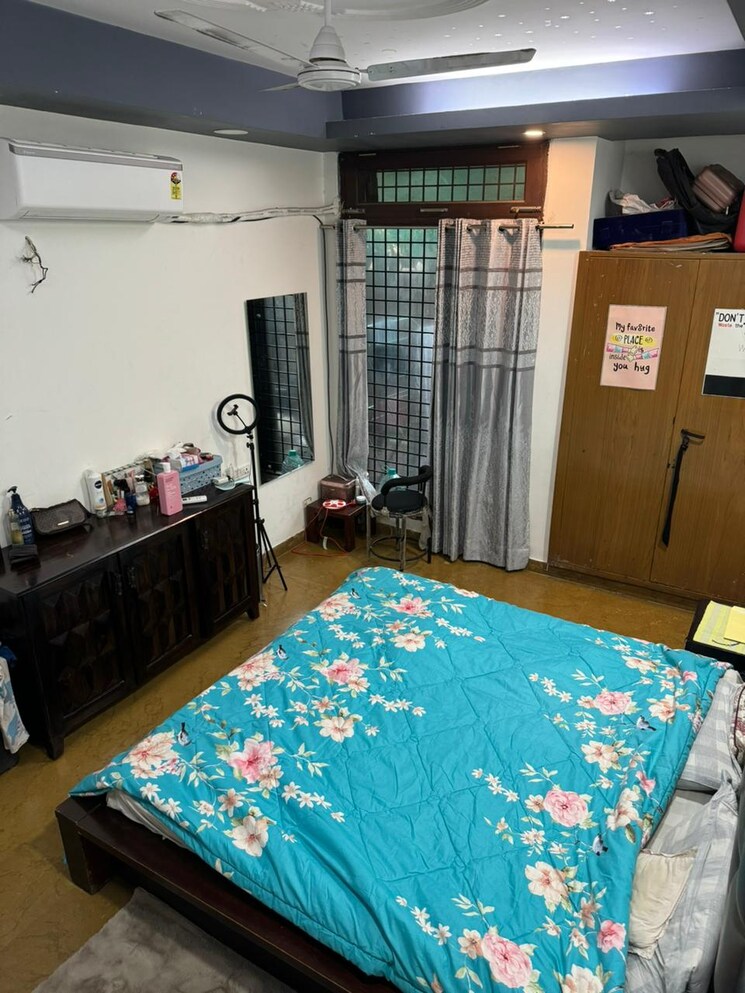 Resale 6+ Bedroom 200 Sq.Ft. Independent House in Sector 48 Noida - 7449208