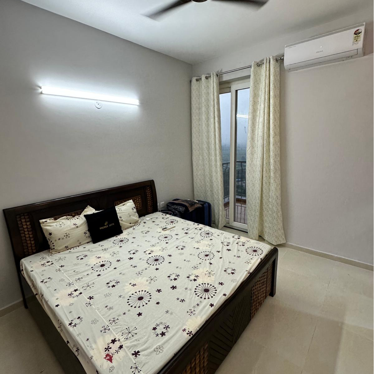 Rental 2 Bedroom 1330 Sq.Ft. Apartment in M3M Marina, Sector 68 Gurgaon ...