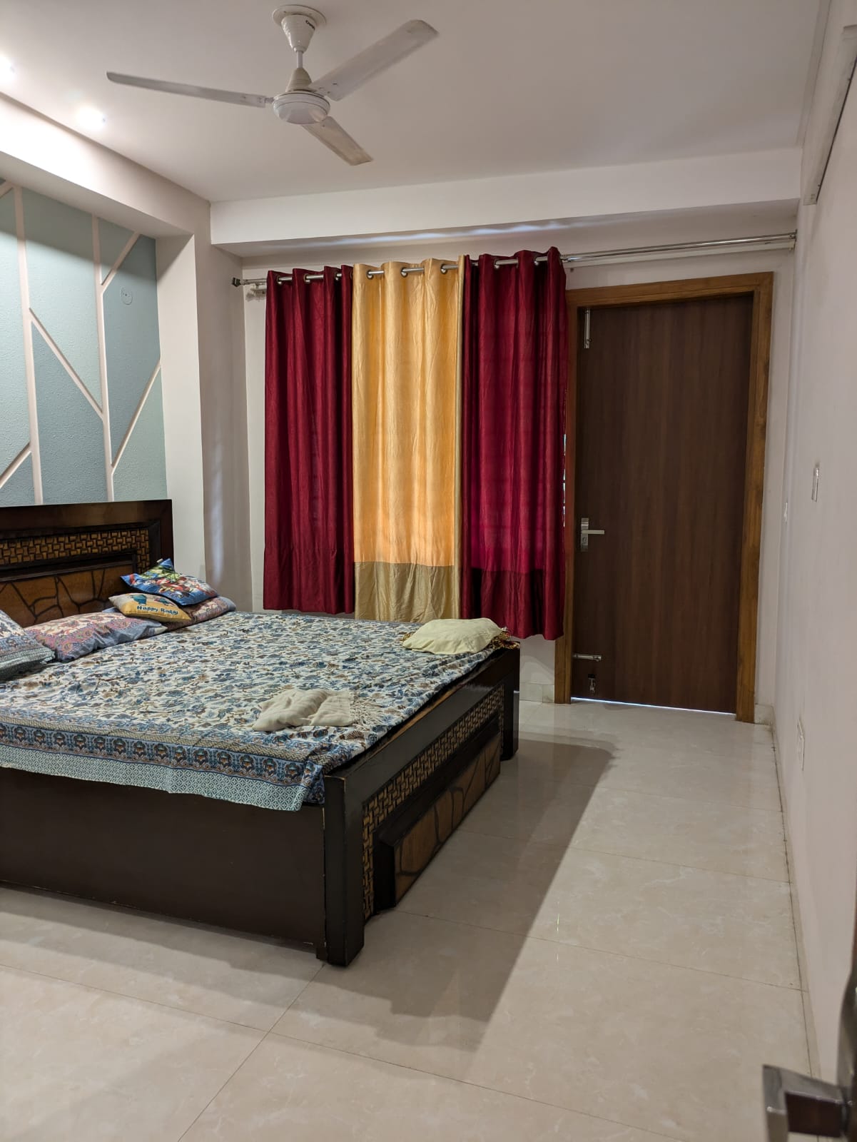 Rental 3 Bedroom 1700 Sq.Ft. Builder Floor in Malibu Shopping Arcade ...