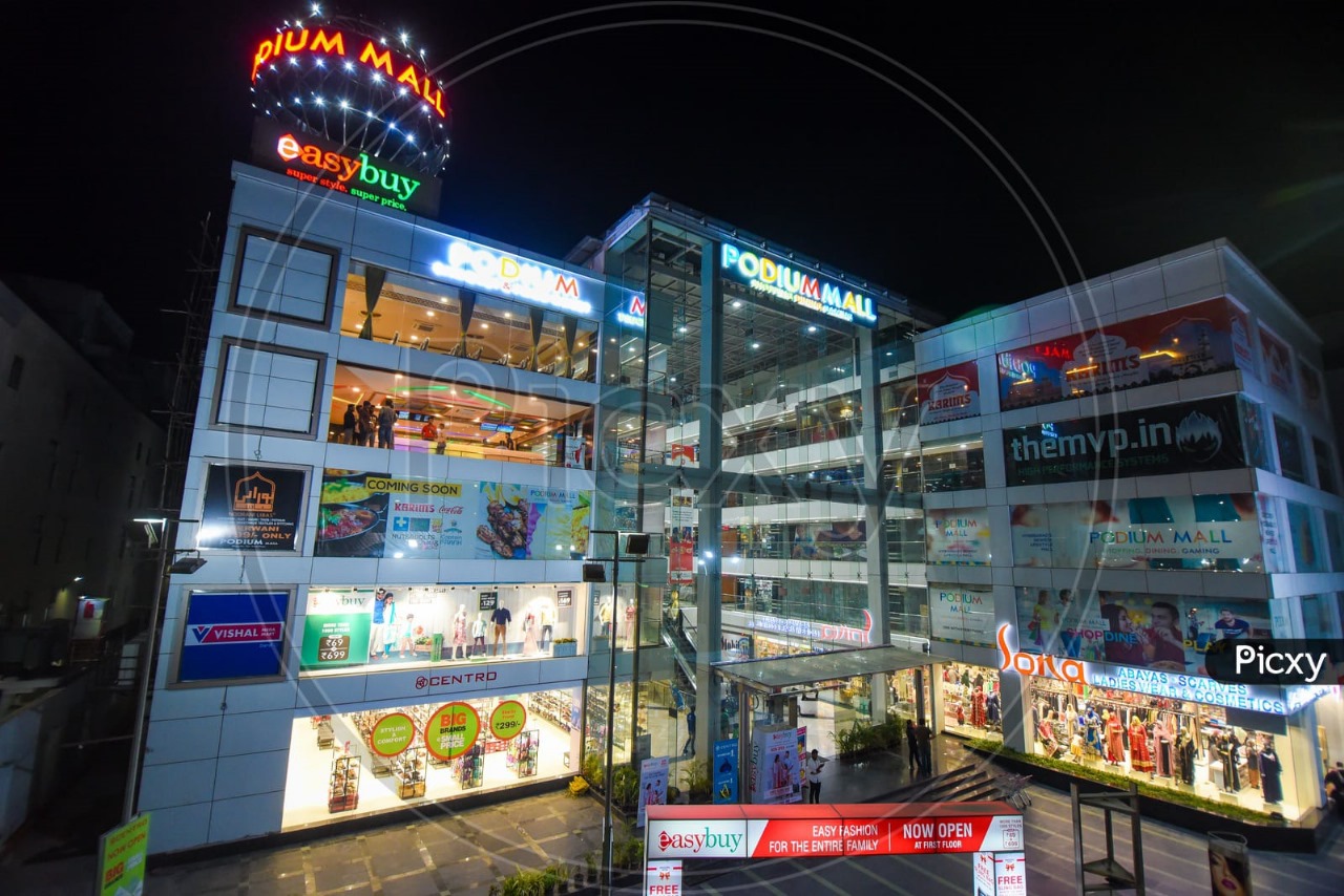 Resale Commercial Showroom 702 Sq.Ft. in Podium Mall, Tolichowki ...