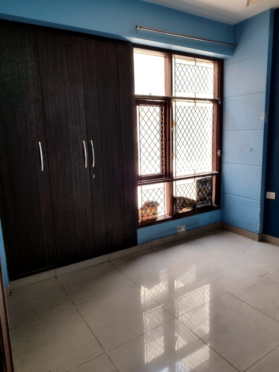 Resale 2 Bedroom 1290 Sq.Ft. Apartment in Exotica Eastern Court, Sain ...