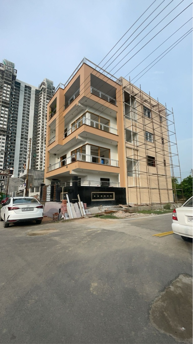 Rental 6+ Bedroom 150 Sq.Yd. Independent House in Noida Expressway ...