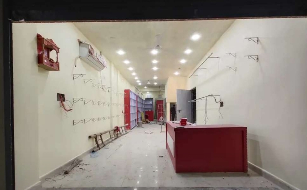 Rental Commercial Shop 350 Sq.Ft. in Dadar West Mumbai - 7561443